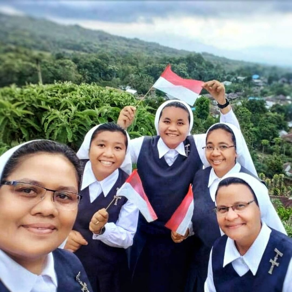 Menjadi Seorang Biarawati Muda Misionaris Claris - Misionaris Claris ...